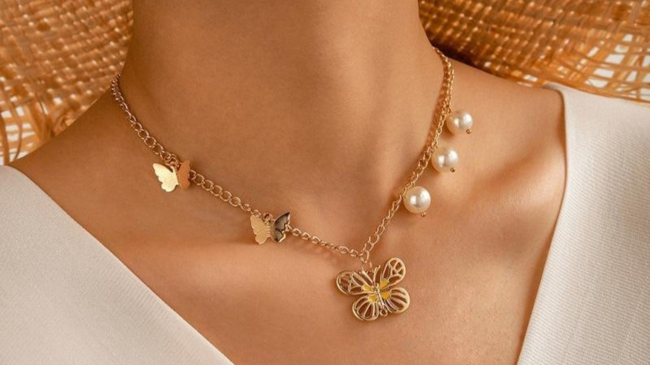Hawaiian Necklace: What They Symbolize & Great Designs